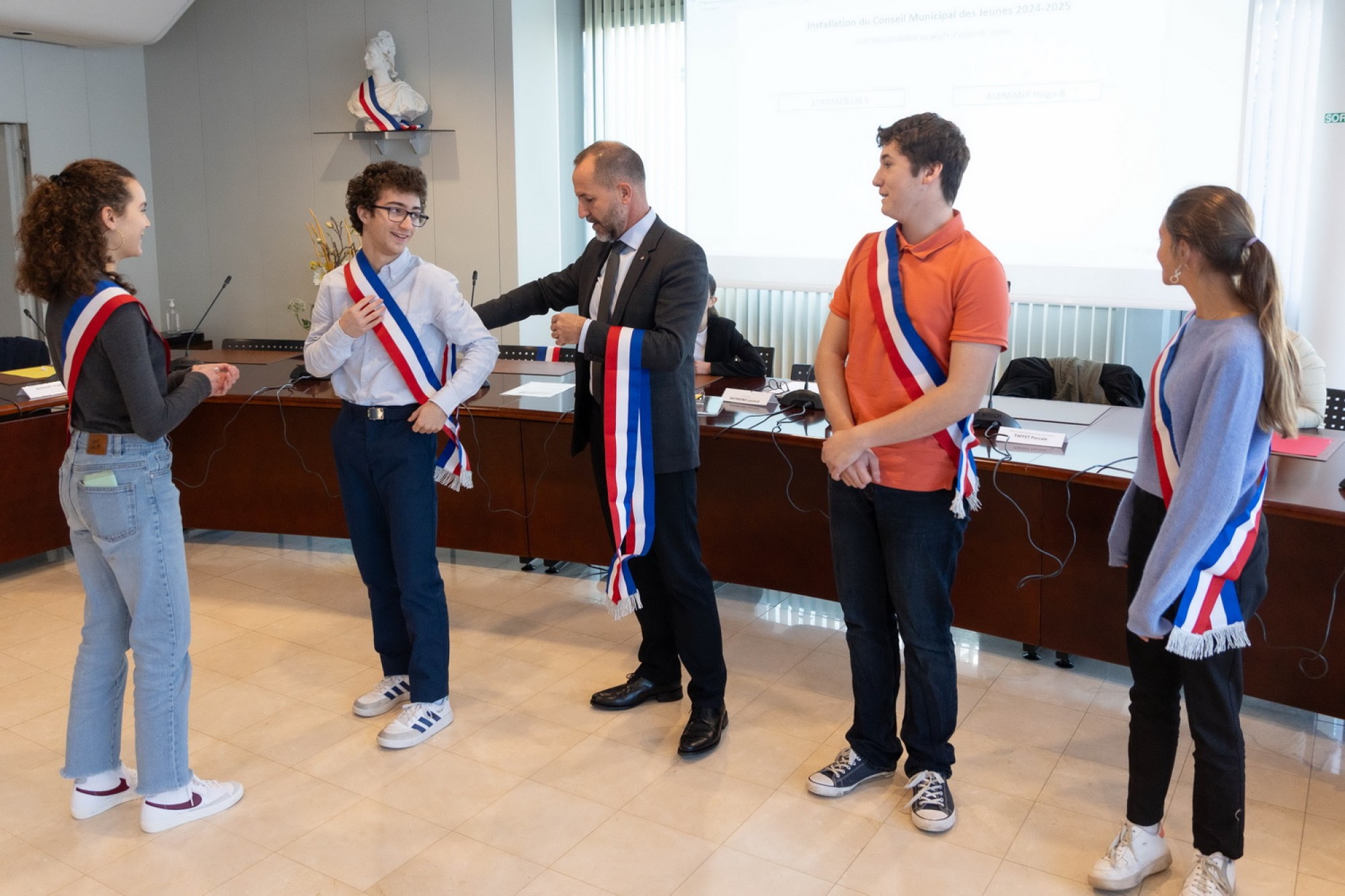 Installation du nouveau CMJ (Conseil Municipal des Jeunes)