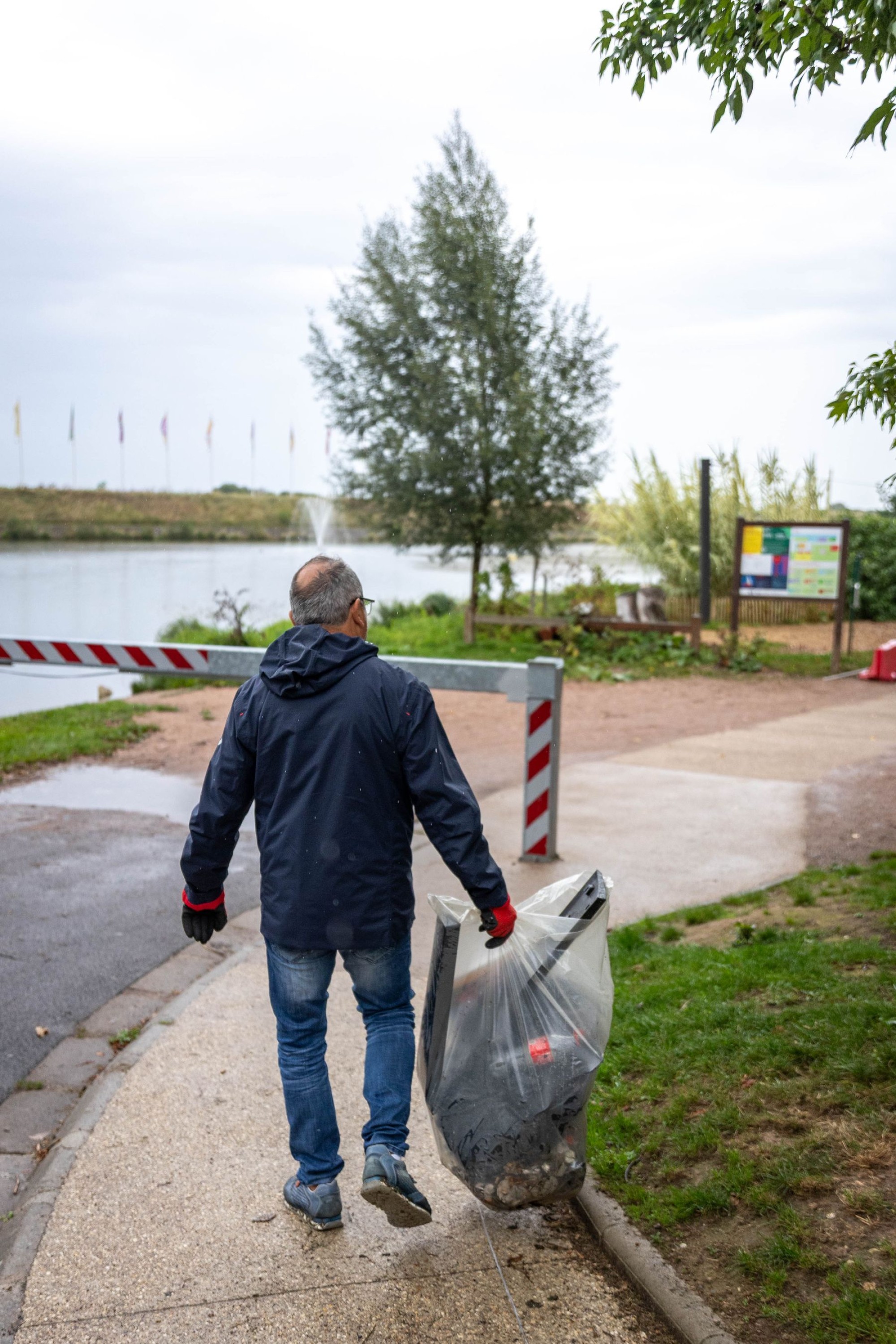 Opération "Saint-Avertin, ville propre" du CMJ